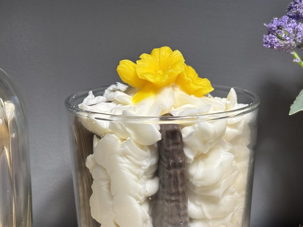 🤍 Vanilla Bean‑Style Artisan Candle — Creamy Vanilla Soy Wax - Crafters ...